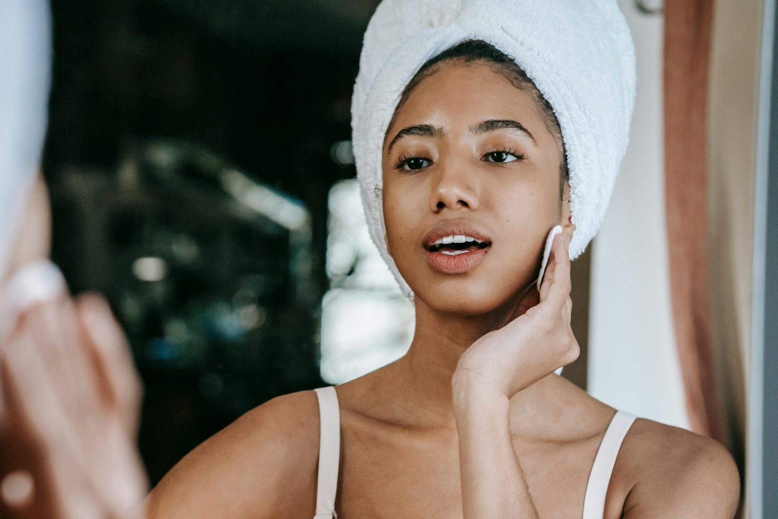 7 Reasons Why Your Facial Skin Is Darker Than Your Body, With Solutions ...
